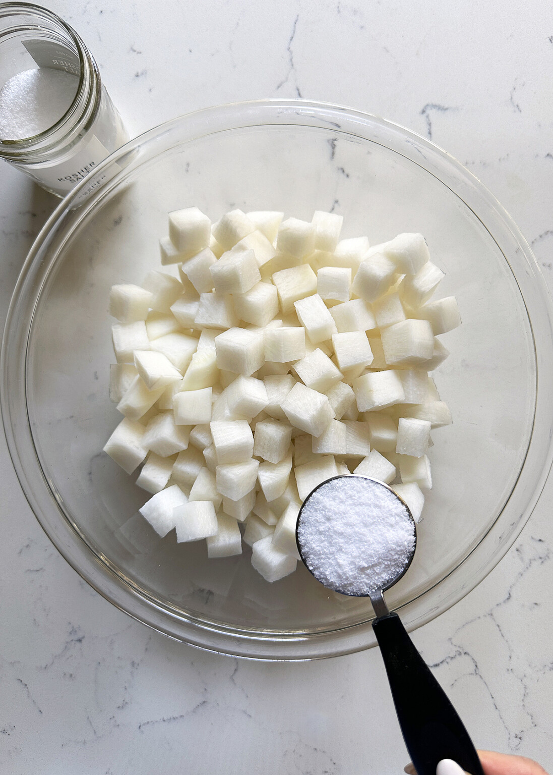 Radish Kimchi "Kkakdugi," the Easiest Kimchi to Make