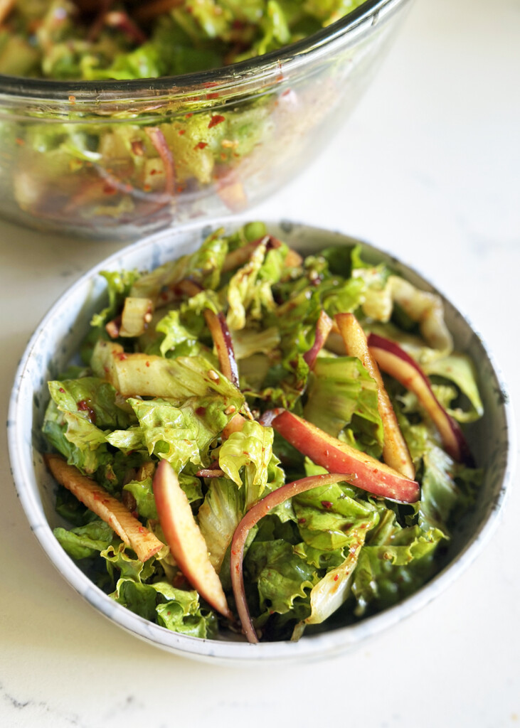 Korean Spicy Lettuce Salad, the Easiest Way to Be Green - The Delicious ...